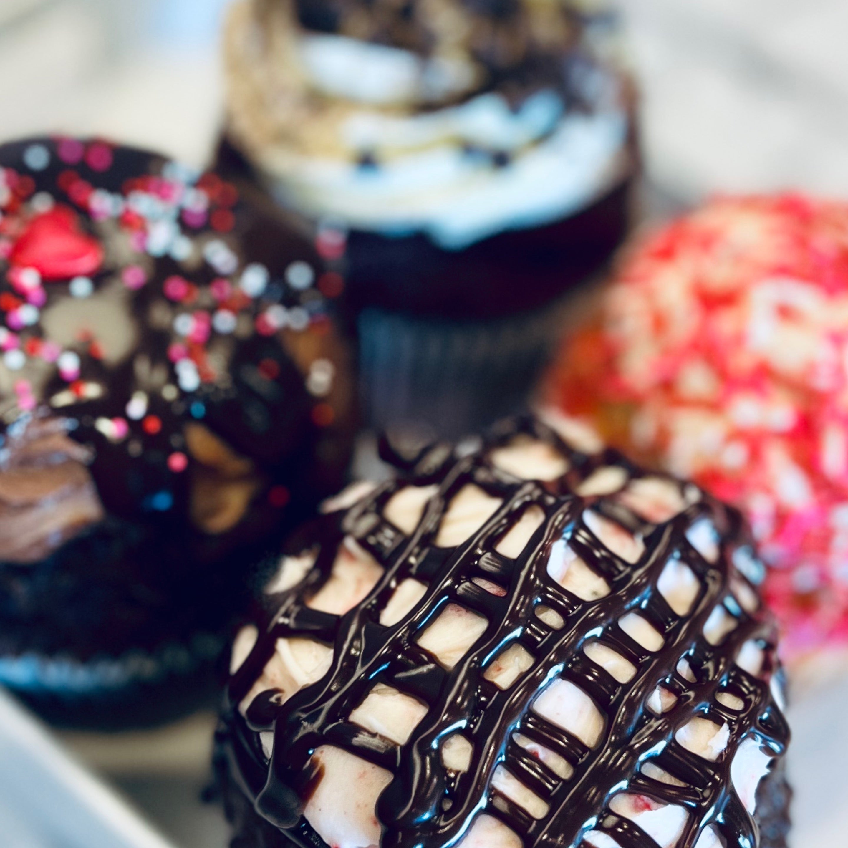 V-Day Cupcakes (jumbo 4 pack) | Porters Coffeehouse and Bakery